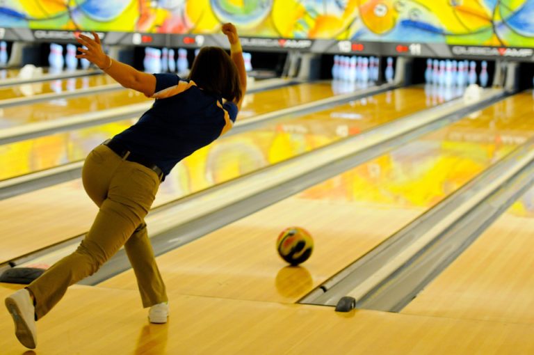 Two Finger Bowling Explained, and Tips on Hooking the Ball - Beginner ...